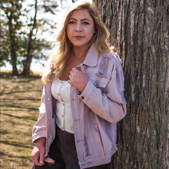 Kristee's Closet (@kristeevetter) | Poshmark